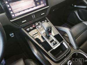 Pelēks Porsche Cayenne 2022 Rīga, ar dzinēja tilpumu 4.00 L un nobraukumu 50 tūkst. km par 76900 €, foto 18 vietnē AUTOMOTO.COM.LV