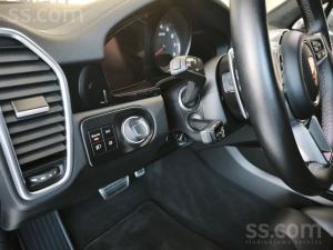 Pelēks Porsche Cayenne 2022 Rīga, ar dzinēja tilpumu 4.00 L un nobraukumu 50 tūkst. km par 76900 €, foto 28 vietnē AUTOMOTO.COM.LV