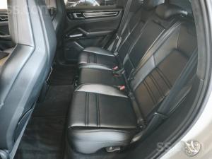 Pelēks Porsche Cayenne 2022 Rīga, ar dzinēja tilpumu 4.00 L un nobraukumu 50 tūkst. km par 76900 €, foto 30 vietnē AUTOMOTO.COM.LV