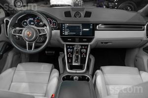 Grey Porsche Cayenne 2022 in Riga, with an engine capacity of 4.00 L and mileage of 35 thousand km for 84000 €, photo 12 on AUTOMOTO.COM.LV