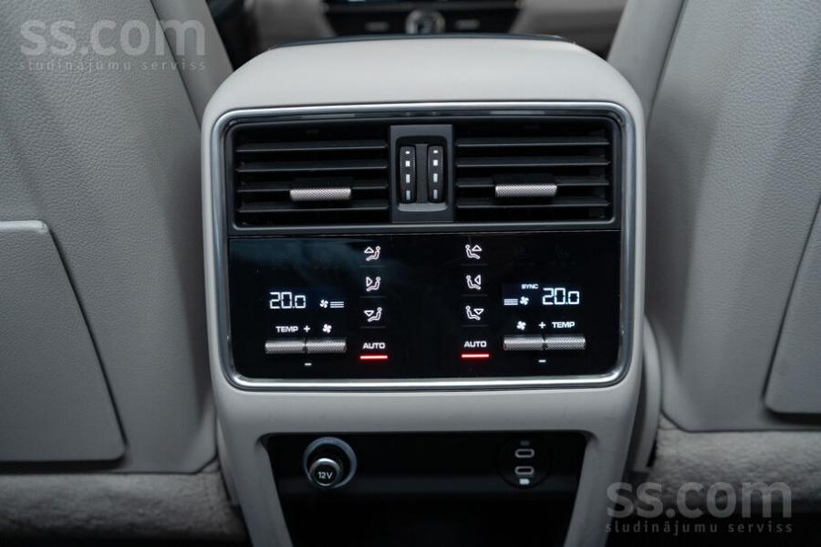 Grey Porsche Cayenne 2022 in Riga, with an engine capacity of 4.00 L and mileage of 35 thousand km for 84000 €, photo 16 on AUTOMOTO.COM.LV