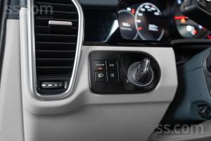 Grey Porsche Cayenne 2022 in Riga, with an engine capacity of 4.00 L and mileage of 35 thousand km for 84000 €, photo 21 on AUTOMOTO.COM.LV