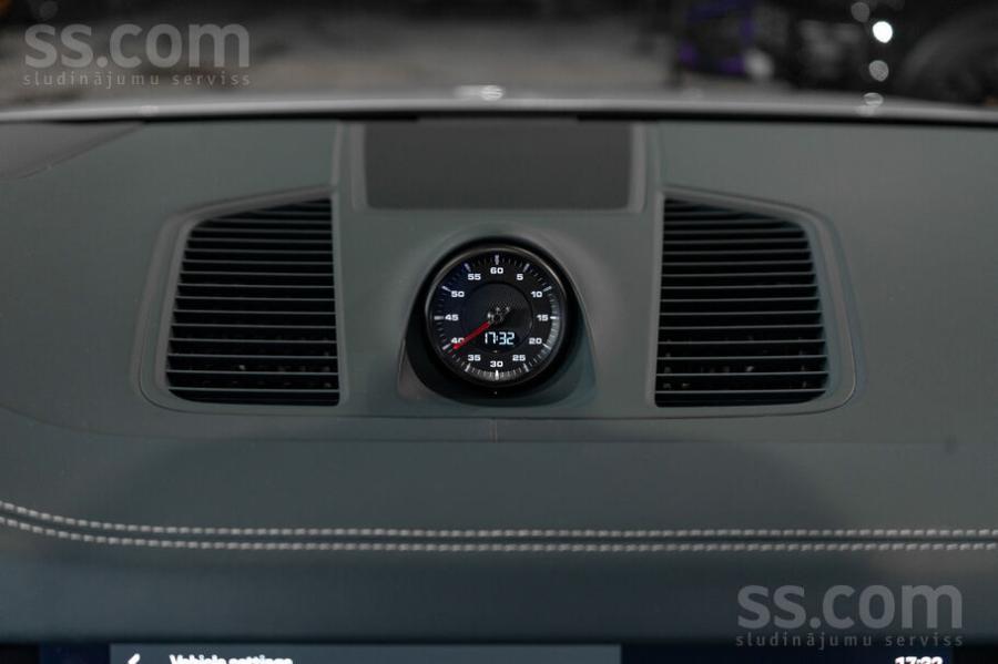 Grey Porsche Cayenne 2022 in Riga, with an engine capacity of 4.00 L and mileage of 35 thousand km for 84000 €, photo 29 on AUTOMOTO.COM.LV