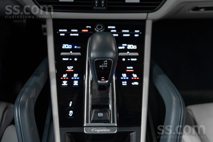 Grey Porsche Cayenne 2022 in Riga, with an engine capacity of 4.00 L and mileage of 35 thousand km for 84000 €, photo 32 on AUTOMOTO.COM.LV