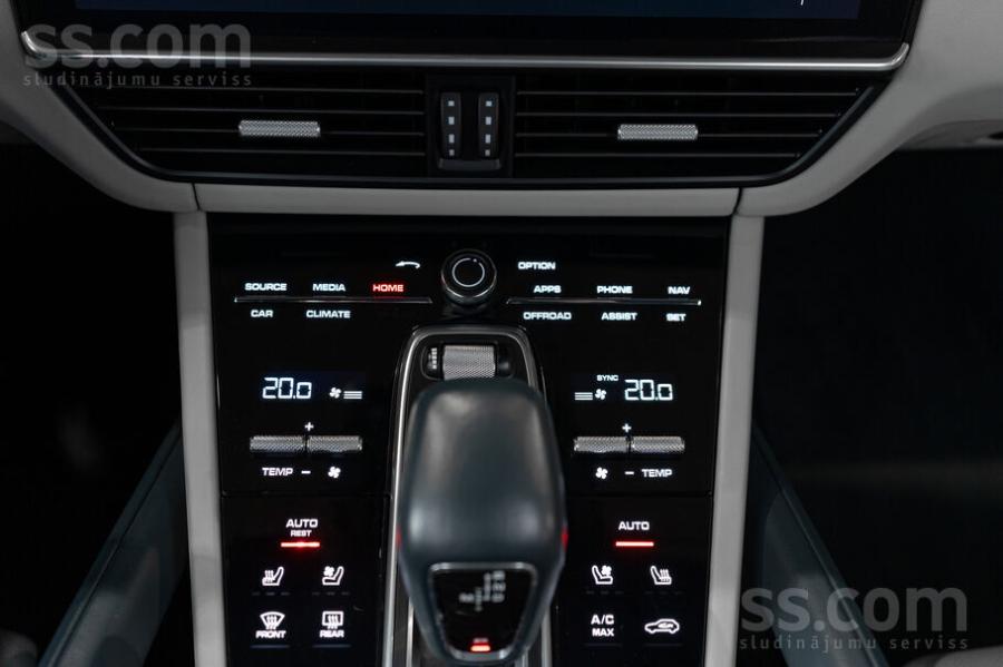 Grey Porsche Cayenne 2022 in Riga, with an engine capacity of 4.00 L and mileage of 35 thousand km for 84000 €, photo 33 on AUTOMOTO.COM.LV