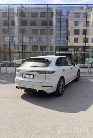 Pelēks Porsche Cayenne 2022 Rīga, ar dzinēja tilpumu 3.00 L un nobraukumu 54 tūkst. km par 74999 €, foto 7 vietnē AUTOMOTO.COM.LV