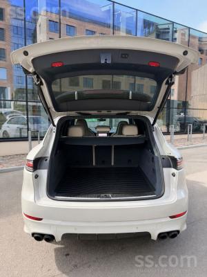Pelēks Porsche Cayenne 2022 Rīga, ar dzinēja tilpumu 3.00 L un nobraukumu 54 tūkst. km par 74999 €, foto 8 vietnē AUTOMOTO.COM.LV