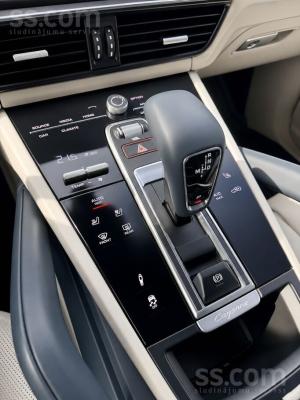 Pelēks Porsche Cayenne 2022 Rīga, ar dzinēja tilpumu 3.00 L un nobraukumu 54 tūkst. km par 74999 €, foto 16 vietnē AUTOMOTO.COM.LV