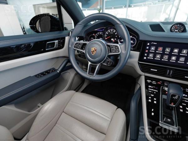 Grey Porsche Cayenne 2022 in Riga, with an engine capacity of 3.00 L and mileage of 54 thousand km for 69900 €, photo 4 on AUTOMOTO.COM.LV