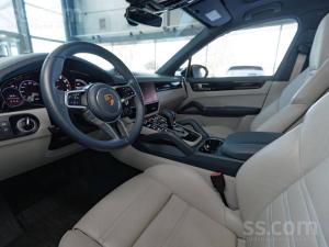 Grey Porsche Cayenne 2022 in Riga, with an engine capacity of 3.00 L and mileage of 54 thousand km for 69900 €, photo 6 on AUTOMOTO.COM.LV