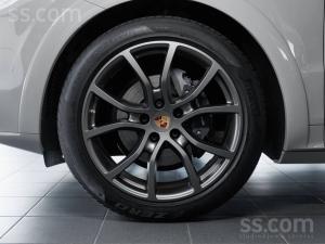 Grey Porsche Cayenne 2022 in Riga, with an engine capacity of 3.00 L and mileage of 54 thousand km for 69900 €, photo 18 on AUTOMOTO.COM.LV