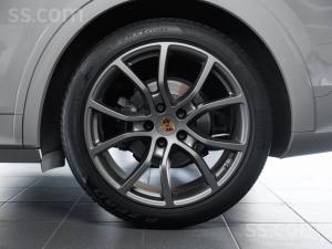 Grey Porsche Cayenne 2022 in Riga, with an engine capacity of 3.00 L and mileage of 54 thousand km for 69900 €, photo 19 on AUTOMOTO.COM.LV