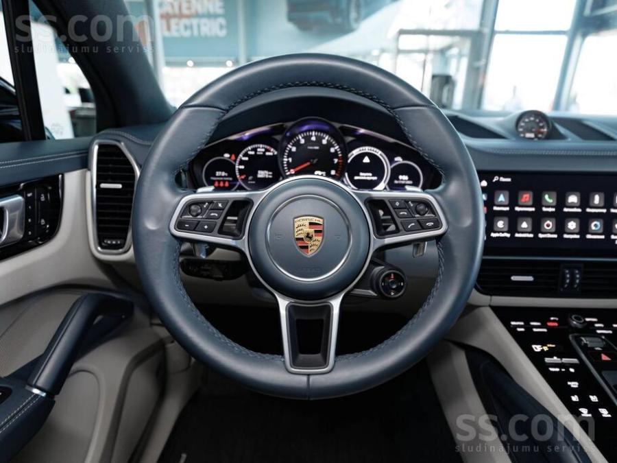 Grey Porsche Cayenne 2022 in Riga, with an engine capacity of 3.00 L and mileage of 54 thousand km for 69900 €, photo 33 on AUTOMOTO.COM.LV
