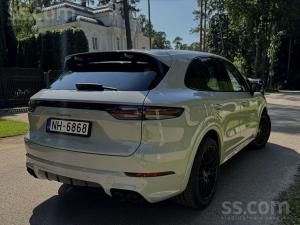 Grey Porsche Cayenne 2022 in Riga, with an engine capacity of 3.00 L and mileage of 31 thousand km for 84900 €, photo 3 on AUTOMOTO.COM.LV