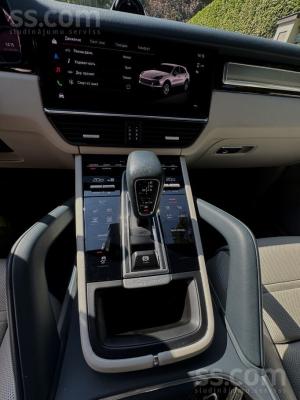 Grey Porsche Cayenne 2022 in Riga, with an engine capacity of 3.00 L and mileage of 31 thousand km for 84900 €, photo 12 on AUTOMOTO.COM.LV