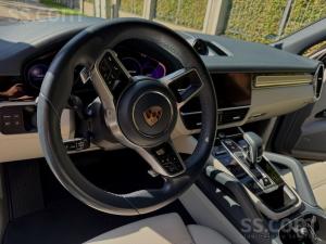 Grey Porsche Cayenne 2022 in Riga, with an engine capacity of 3.00 L and mileage of 31 thousand km for 84900 €, photo 13 on AUTOMOTO.COM.LV