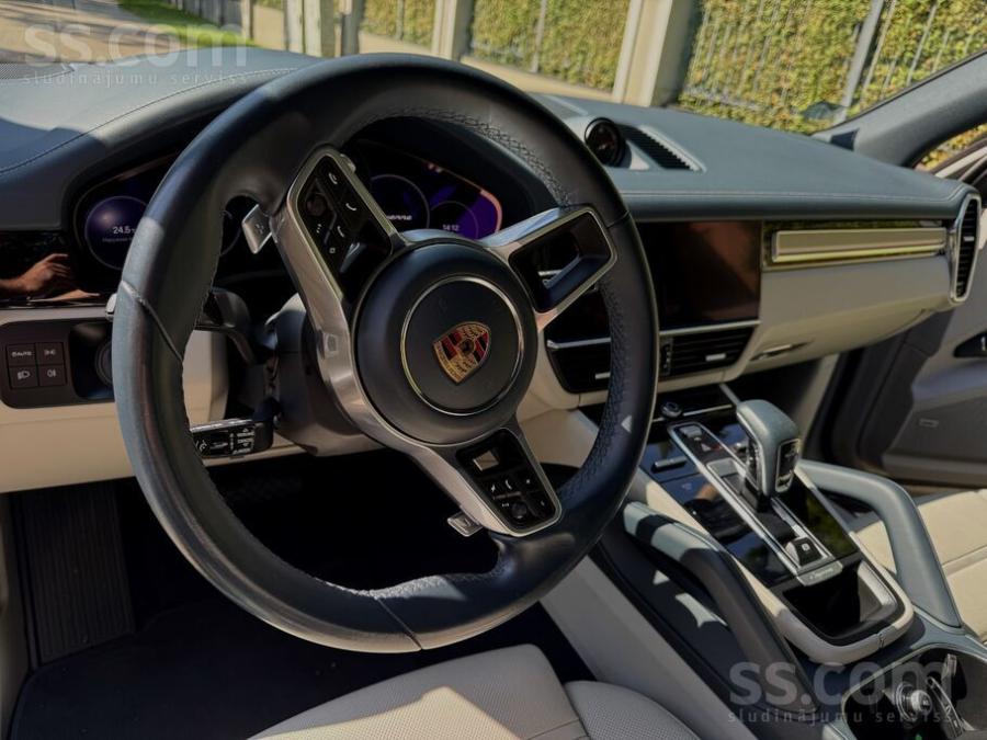 Grey Porsche Cayenne 2022 in Riga, with an engine capacity of 3.00 L and mileage of 31 thousand km for 84900 €, photo 13 on AUTOMOTO.COM.LV
