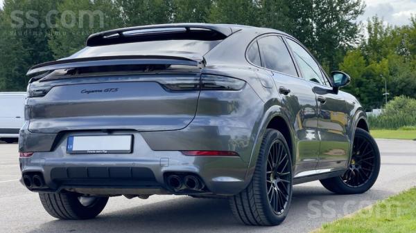 Pelēks Porsche Cayenne 2023 Rīga, ar dzinēja tilpumu 4.00 L un nobraukumu 87 tūkst. km par 76000 €, foto 2 vietnē AUTOMOTO.COM.LV