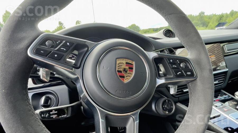 Grey Porsche Cayenne 2023 in Riga, with an engine capacity of 4.00 L and mileage of 87 thousand km for 76000 €, photo 11 on AUTOMOTO.COM.LV