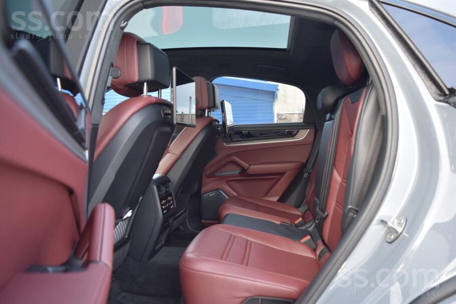 Grey Porsche Cayenne 2023 in Riga, with an engine capacity of 3.00 L and mileage of 62 thousand km for 99000 €, photo 18 on AUTOMOTO.COM.LV