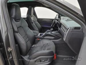 Grey Porsche Cayenne 2023 in Tallinn, with an engine capacity of 4.00 L and mileage of 97 thousand km for 79000 €, photo 12 on AUTOMOTO.COM.LV