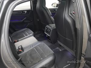 Grey Porsche Cayenne 2023 in Tallinn, with an engine capacity of 4.00 L and mileage of 97 thousand km for 79000 €, photo 13 on AUTOMOTO.COM.LV