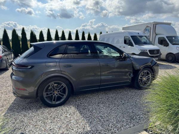 Pelēks Porsche Cayenne 2023 Kauņa, ar dzinēja tilpumu 3.00 L un nobraukumu 200 tūkst. km par 59999 €, foto 5 vietnē AUTOMOTO.COM.LV