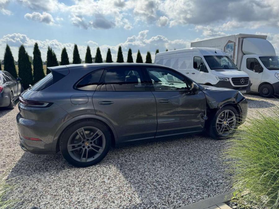 Pelēks Porsche Cayenne 2023 Kauņa, ar dzinēja tilpumu 3.00 L un nobraukumu 200 tūkst. km par 59999 €, foto 6 vietnē AUTOMOTO.COM.LV