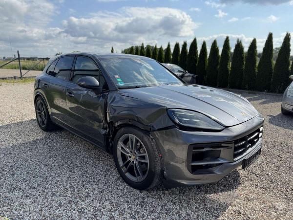 Pelēks Porsche Cayenne 2023 Kauņa, ar dzinēja tilpumu 3.00 L un nobraukumu 200 tūkst. km par 59999 €, foto 6 vietnē AUTOMOTO.COM.LV