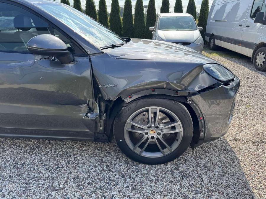 Pelēks Porsche Cayenne 2023 Kauņa, ar dzinēja tilpumu 3.00 L un nobraukumu 200 tūkst. km par 59999 €, foto 9 vietnē AUTOMOTO.COM.LV