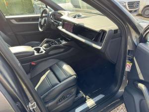 Pelēks Porsche Cayenne 2023 Kauņa, ar dzinēja tilpumu 3.00 L un nobraukumu 200 tūkst. km par 59999 €, foto 10 vietnē AUTOMOTO.COM.LV