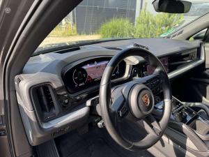 Pelēks Porsche Cayenne 2023 Kauņa, ar dzinēja tilpumu 3.00 L un nobraukumu 200 tūkst. km par 59999 €, foto 12 vietnē AUTOMOTO.COM.LV