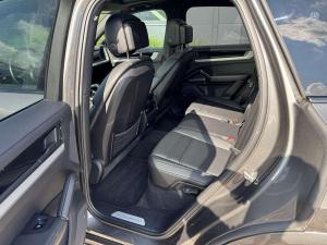 Pelēks Porsche Cayenne 2023 Kauņa, ar dzinēja tilpumu 3.00 L un nobraukumu 200 tūkst. km par 59999 €, foto 14 vietnē AUTOMOTO.COM.LV