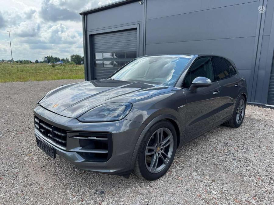 Pelēks Porsche Cayenne 2023 Kauņa, ar dzinēja tilpumu 3.00 L un nobraukumu 201 tūkst. km par 56900 €, foto 1 vietnē AUTOMOTO.COM.LV