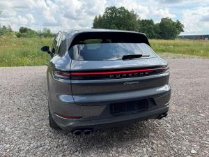 Pelēks Porsche Cayenne 2023 Kauņa, ar dzinēja tilpumu 3.00 L un nobraukumu 201 tūkst. km par 56900 €, foto 5 vietnē AUTOMOTO.COM.LV