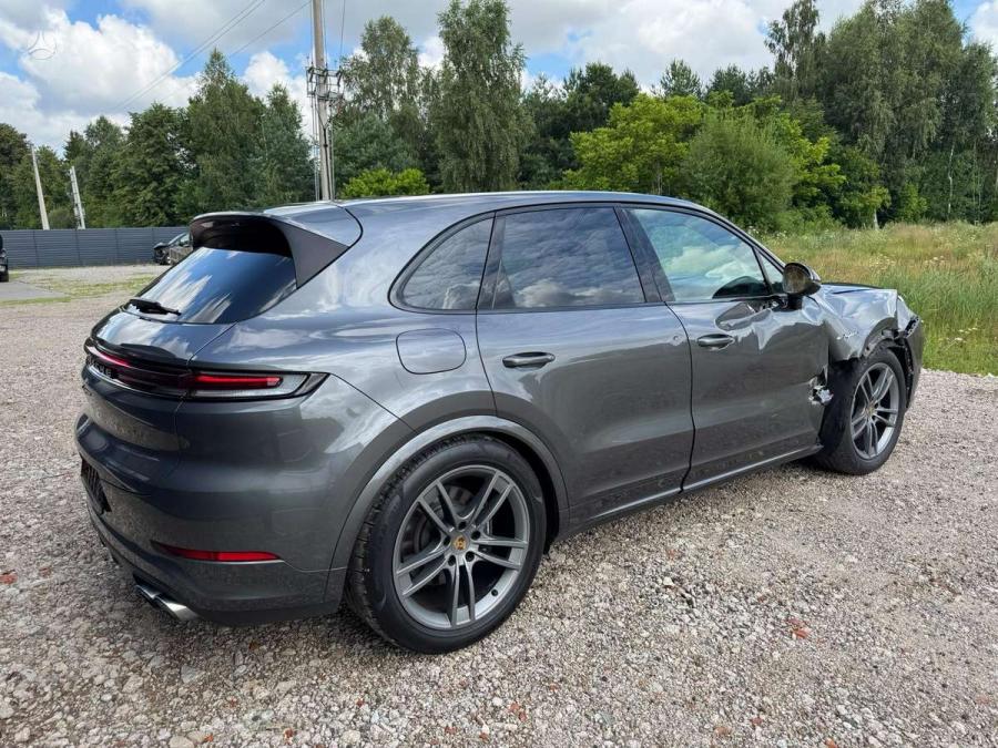 Pelēks Porsche Cayenne 2023 Kauņa, ar dzinēja tilpumu 3.00 L un nobraukumu 201 tūkst. km par 56900 €, foto 7 vietnē AUTOMOTO.COM.LV