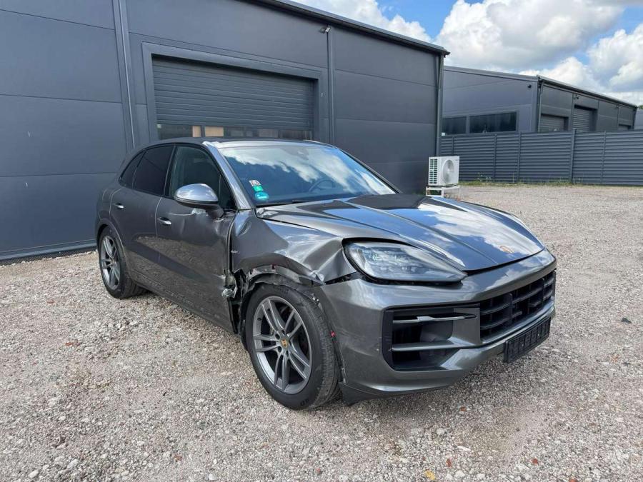 Pelēks Porsche Cayenne 2023 Kauņa, ar dzinēja tilpumu 3.00 L un nobraukumu 201 tūkst. km par 56900 €, foto 9 vietnē AUTOMOTO.COM.LV