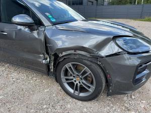 Pelēks Porsche Cayenne 2023 Kauņa, ar dzinēja tilpumu 3.00 L un nobraukumu 201 tūkst. km par 56900 €, foto 11 vietnē AUTOMOTO.COM.LV