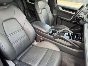 Pelēks Porsche Cayenne 2023 Kauņa, ar dzinēja tilpumu 3.00 L un nobraukumu 201 tūkst. km par 56900 €, foto 15 vietnē AUTOMOTO.COM.LV