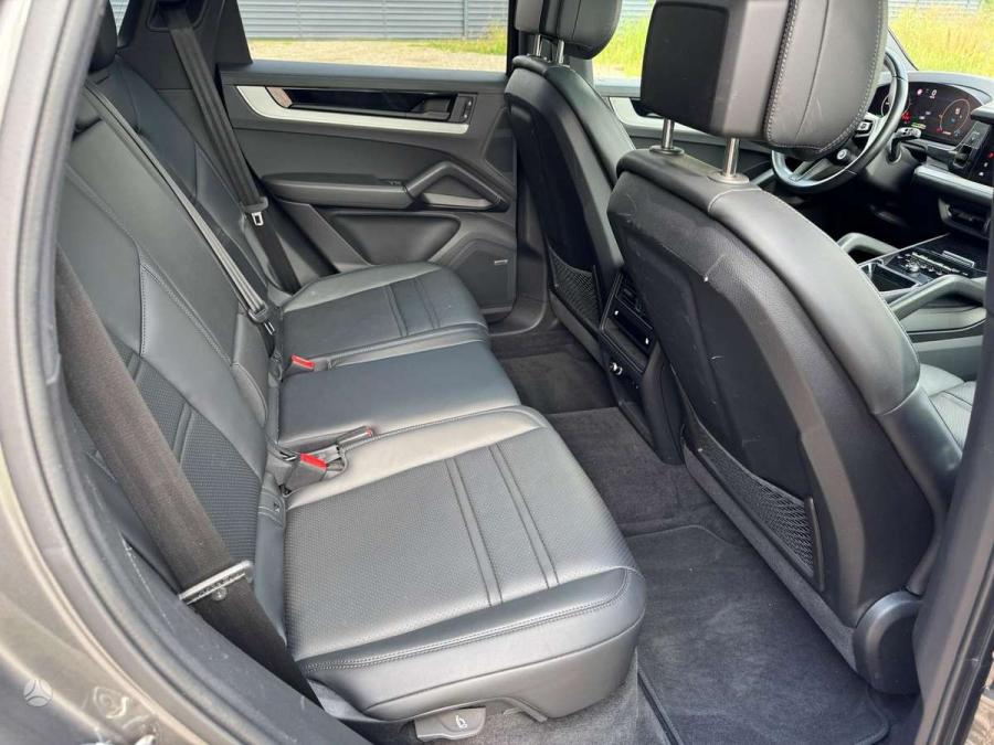 Pelēks Porsche Cayenne 2023 Kauņa, ar dzinēja tilpumu 3.00 L un nobraukumu 201 tūkst. km par 56900 €, foto 16 vietnē AUTOMOTO.COM.LV