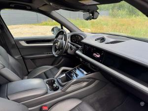Pelēks Porsche Cayenne 2023 Kauņa, ar dzinēja tilpumu 3.00 L un nobraukumu 201 tūkst. km par 56900 €, foto 21 vietnē AUTOMOTO.COM.LV