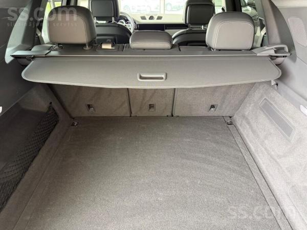 Grey Porsche Cayenne 2023 in Riga, with an engine capacity of 3.00 L and mileage of 26 thousand km for 94900 €, photo 10 on AUTOMOTO.COM.LV