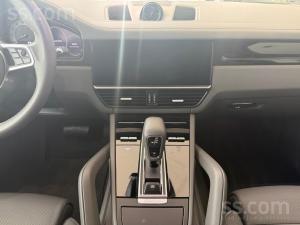 Grey Porsche Cayenne 2023 in Riga, with an engine capacity of 3.00 L and mileage of 26 thousand km for 94900 €, photo 14 on AUTOMOTO.COM.LV