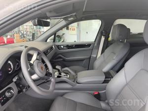 Grey Porsche Cayenne 2023 in Riga, with an engine capacity of 3.00 L and mileage of 26 thousand km for 94900 €, photo 16 on AUTOMOTO.COM.LV