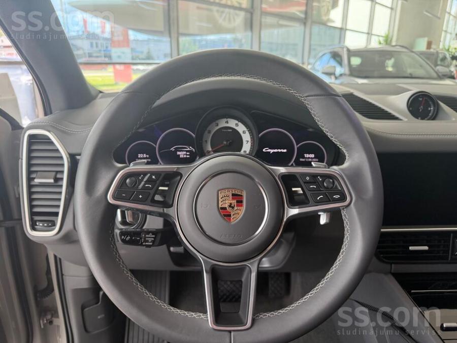 Grey Porsche Cayenne 2023 in Riga, with an engine capacity of 3.00 L and mileage of 26 thousand km for 94900 €, photo 18 on AUTOMOTO.COM.LV