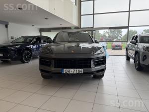 Pelēks Porsche Cayenne 2023 Rīga, ar dzinēja tilpumu 4.00 L un nobraukumu 18 tūkst. km par 99900 €, foto 3 vietnē AUTOMOTO.COM.LV
