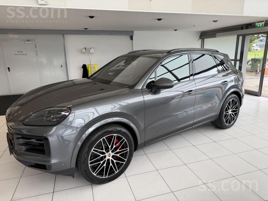 Pelēks Porsche Cayenne 2023 Rīga, ar dzinēja tilpumu 4.00 L un nobraukumu 18 tūkst. km par 99900 €, foto 5 vietnē AUTOMOTO.COM.LV