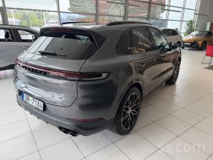 Pelēks Porsche Cayenne 2023 Rīga, ar dzinēja tilpumu 4.00 L un nobraukumu 18 tūkst. km par 99900 €, foto 8 vietnē AUTOMOTO.COM.LV
