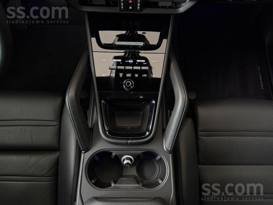 Pelēks Porsche Cayenne 2023 Rīga, ar dzinēja tilpumu 4.00 L un nobraukumu 18 tūkst. km par 99900 €, foto 30 vietnē AUTOMOTO.COM.LV