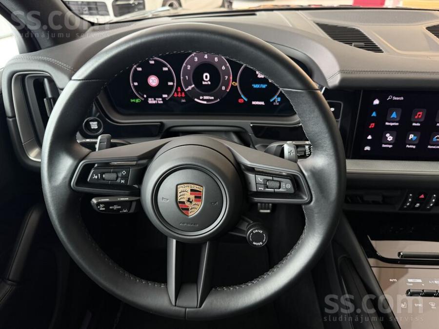Pelēks Porsche Cayenne 2023 Rīga, ar dzinēja tilpumu 4.00 L un nobraukumu 18 tūkst. km par 99900 €, foto 32 vietnē AUTOMOTO.COM.LV